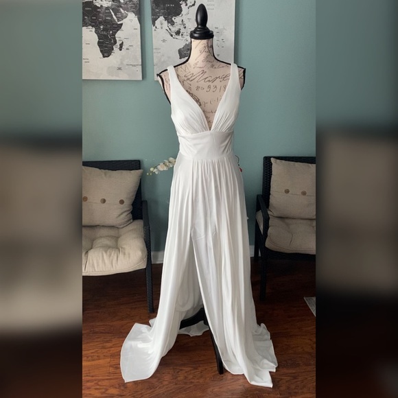 Cinderella | Dresses | Nwt Simple White Flowy A Line Wedding Dress Or ...